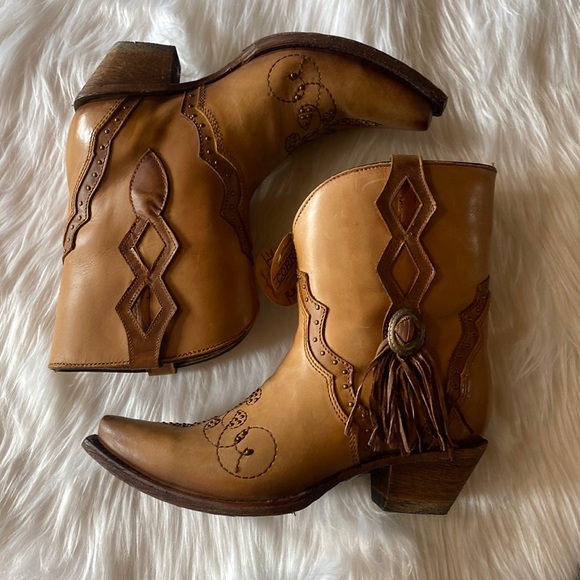 Corral | Shoes | Corral Saddle Embroidery And Studs Ankle Boot Cowgirl ...